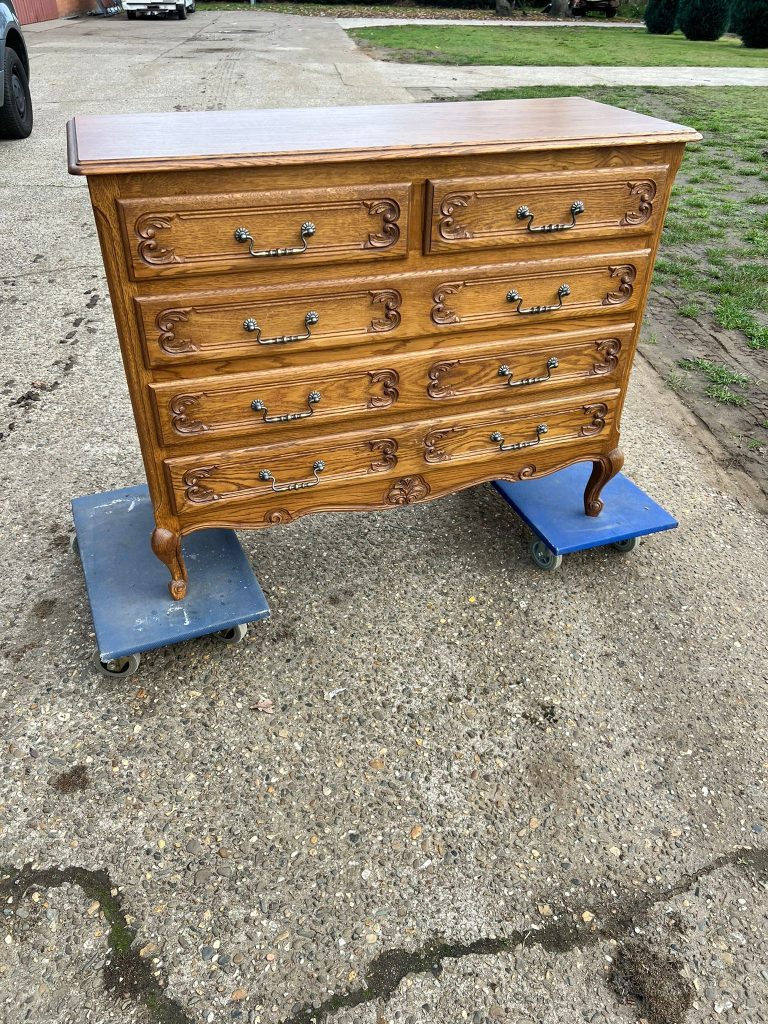 Chest of drawers in rococo style - Mööblihall